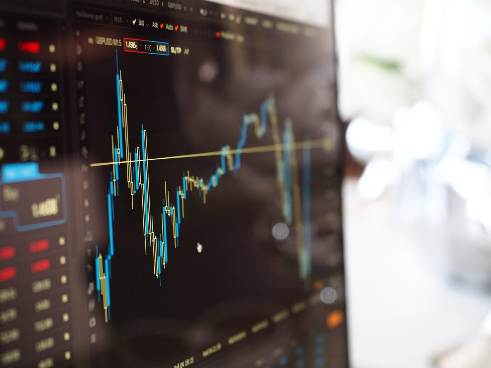 Dividend ETFs vs. Growth ETFs: What a Beginner Needs to Know About ...
